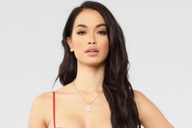 Woman gets useless anatomy lesson off bloke foolishly 'mansplaining' about her labia | Boombuzz