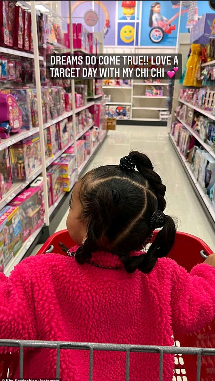 Kim Kardashian took her youngest daughter Chicago out on an errand run ...