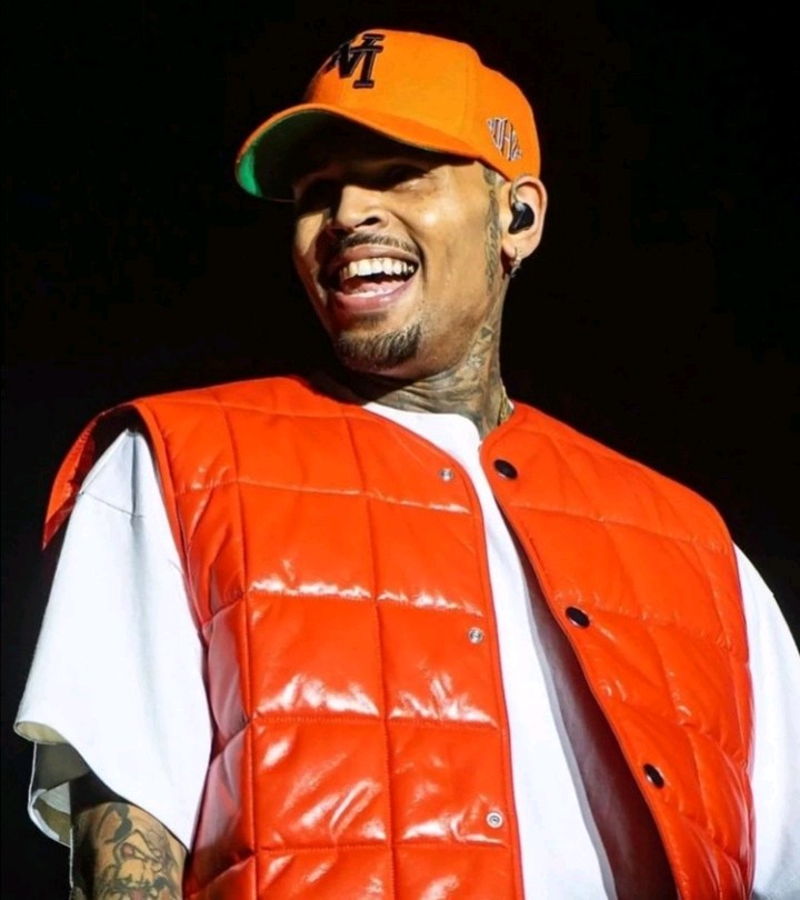 Chris Brown’s "Breezy" Earns Top 5 Debut On The Billboard 200 | Boombuzz