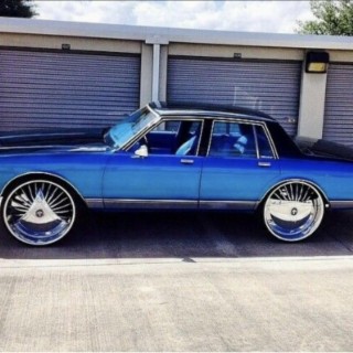 Box Chevy On 28s Dubs