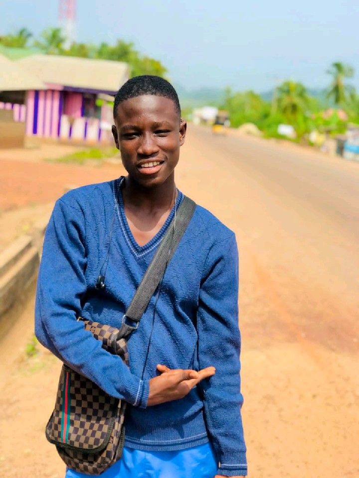 Kweku Smoke - Lala ft. Reggie & O'Kenneth MP3 Download & Lyrics | Boomplay