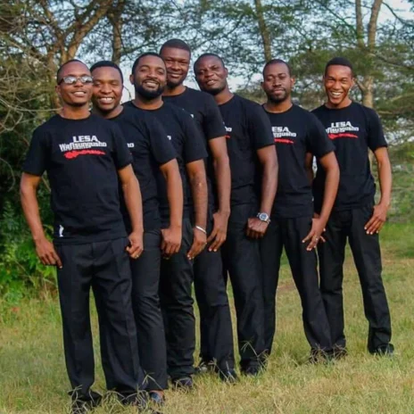 The Redeemed Family Zimbabwe Sarungano ft. Vusa Lyrics | Boomplay
