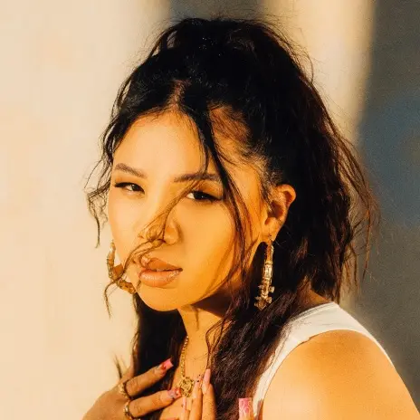thuy Songs MP3 Download, New Songs & Albums | Boomplay
