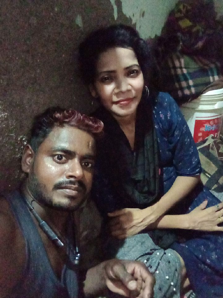 Khesari Lal Yadav - Muha Mein Dhara Deb ft. Indu Sonali MP3 Download & Lyrics | Boomplay