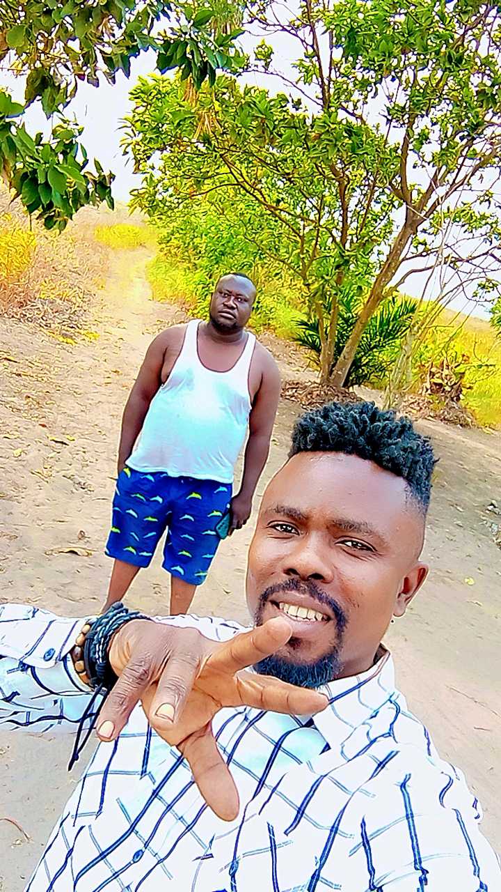 Eunice Manyanga Liziba - Tia Nga Cas (Live) MP3 Download & Lyrics ...