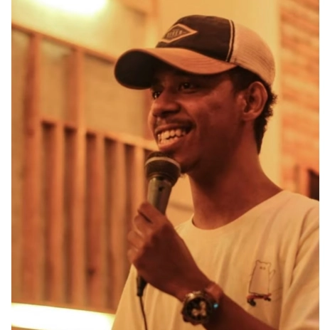 Raim Laode - Komang MP3 Download & Lyrics | Boomplay